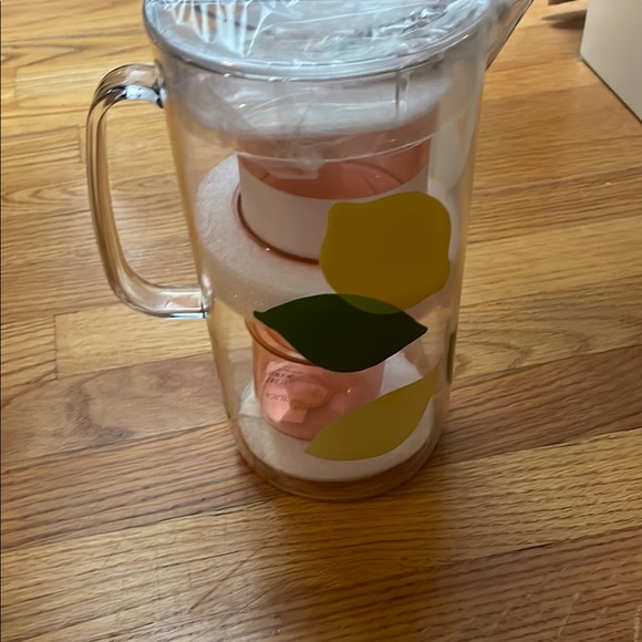 kate spade | Kitchen | Clear Pitcher With Lemon Design | Poshmark